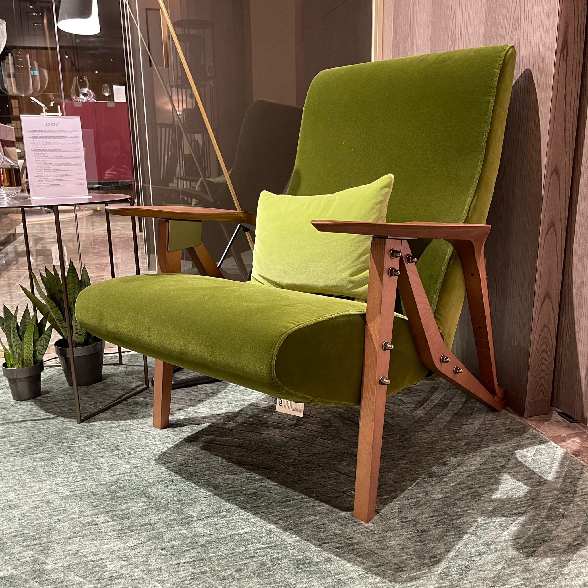 Zanotta - Poltrona Gilda Velluto - LONGHO | Design Concept Store