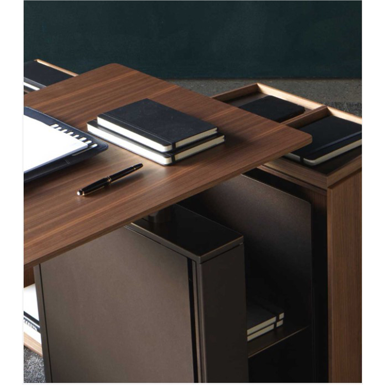 Molteni - Workstation Touch Down Unit - LONGHO | Design Concept Store