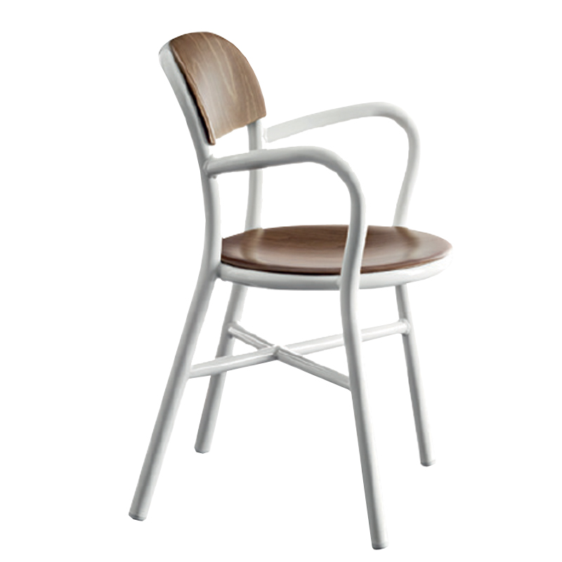 Magis - Sedia con braccioli in legno Pipe bianca - LONGHO | Design ...