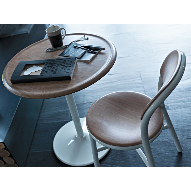 Magis - Sedia con braccioli in legno Pipe bianca - LONGHO | Design ...