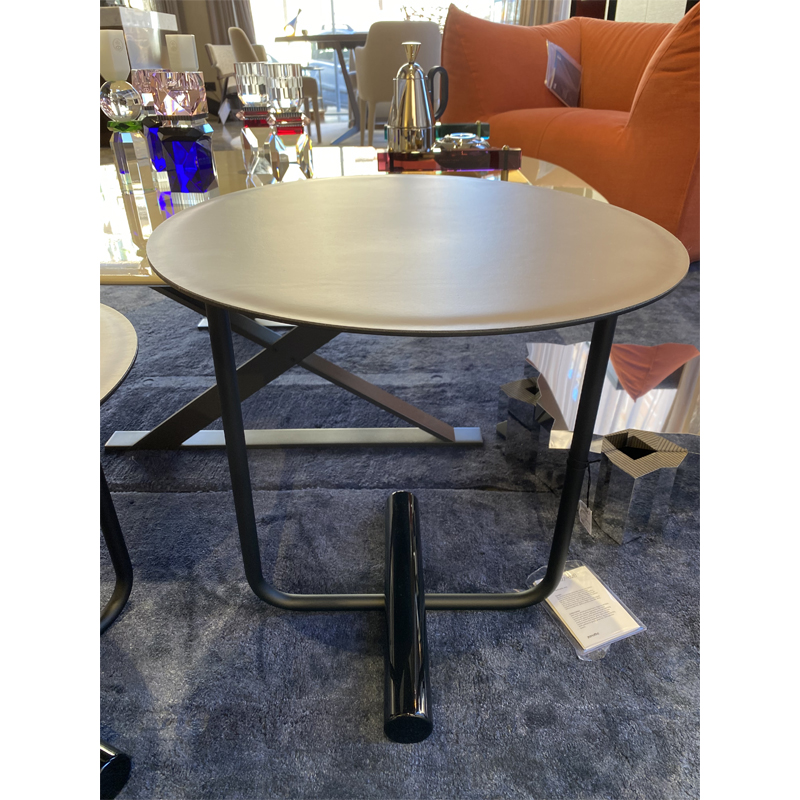 Zanotta - Tavolino 627 Toto Piano Cuoio Fango h50 - LONGHO | Design ...