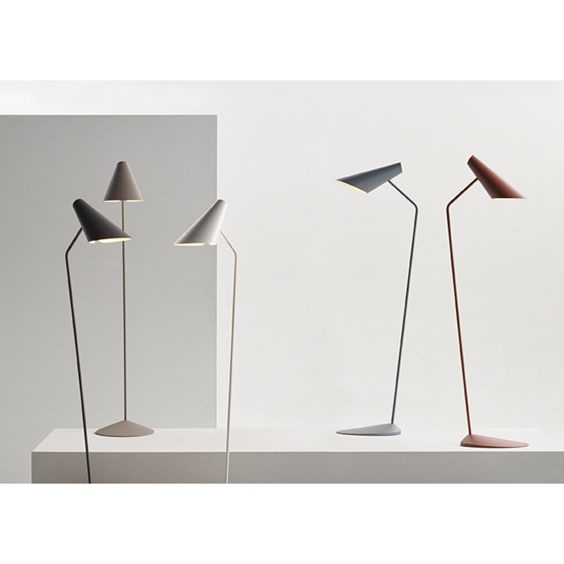 Vibia - Lampada da terra I cono bianco - LONGHO | Design Concept Store