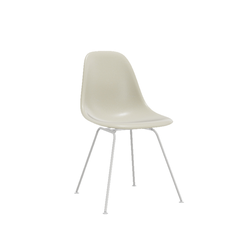 Vitra - Sedia Eames Fiberglass DSX base bianca scocca Eames Parchment ...